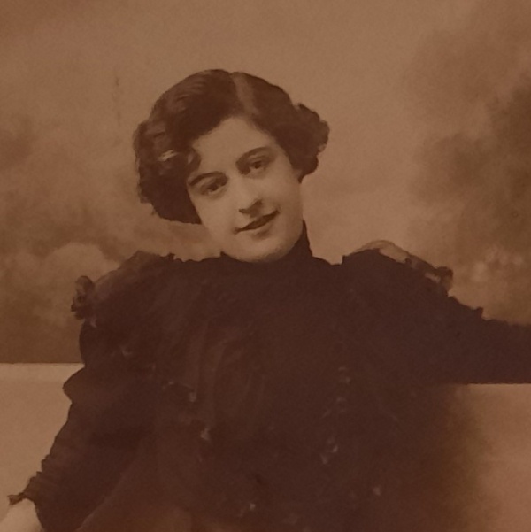 ruth velazquez – Las Mujeres en el arte